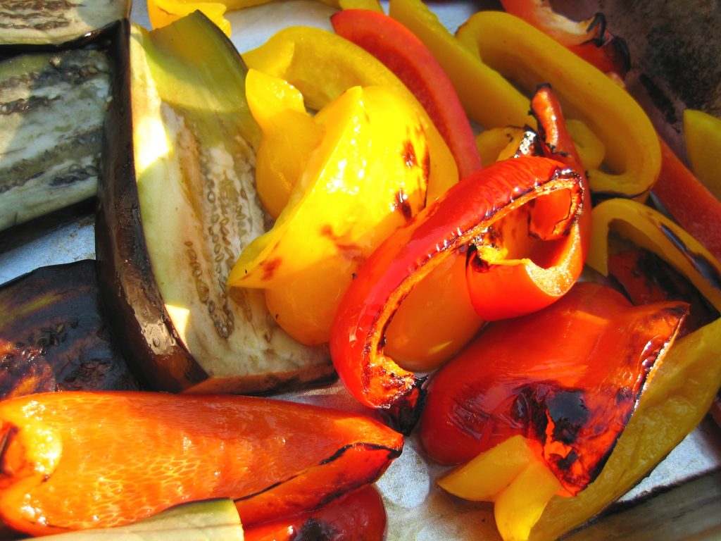 Escalivada con queso de cabra – FUNDACIÓN DIETA MEDITERRANEA