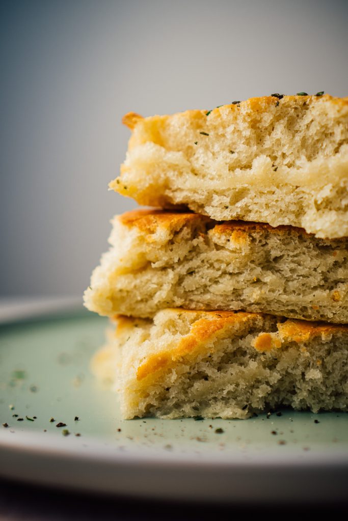 Focaccia de tomàquets secs i olives – FUNDACIÓN DIETA MEDITERRANEA